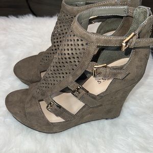 Guess | Shoes | Guess Womens Army Green Size 9 Wedge Sandals | Poshmark